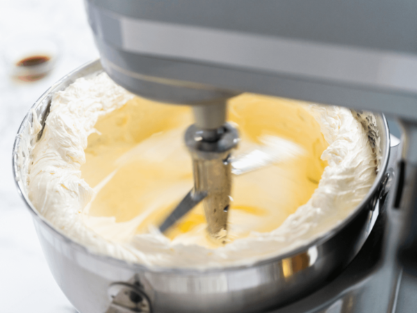 The Best Buttercream Frosting Recipe Using Vegetable Shortening