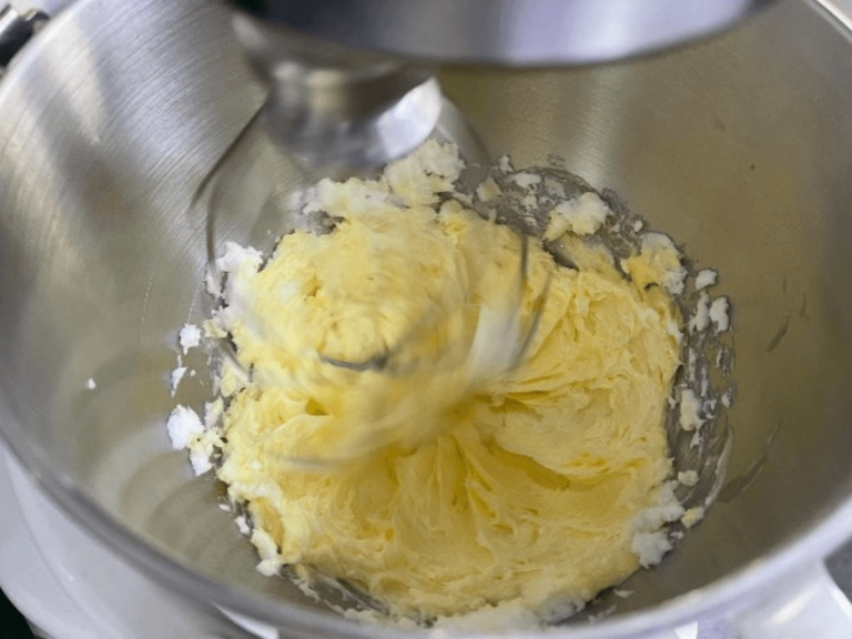 The Best Buttercream Frosting Recipe Using Vegetable Shortening